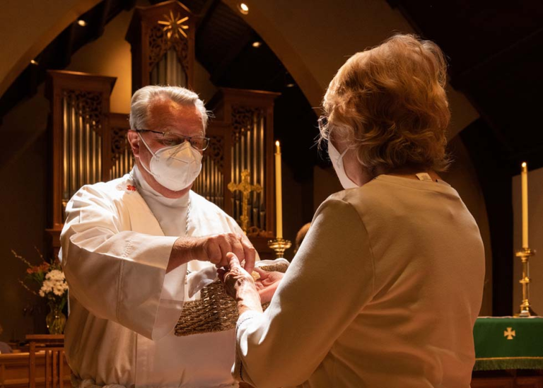 How to Become a Eucharistic Minister - Religious Degrees